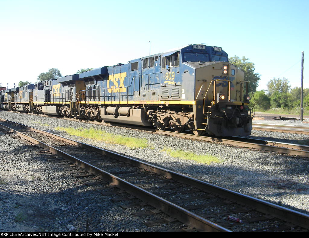 CSX 909